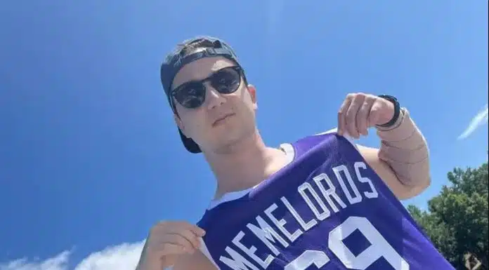 Ele largou a escola para fazer memes e está ganhando R$ 25.000 por mês ...